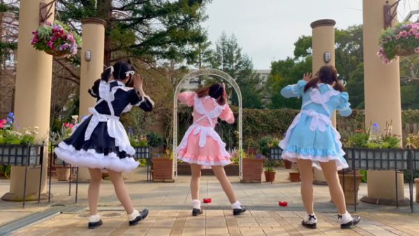 ポップでキュートなメイド服に身を包んだトリオが踊ってみた！ 振り付けだけじゃない、表現力豊かな表情にも注目 | ニコニコニュース オリジナル